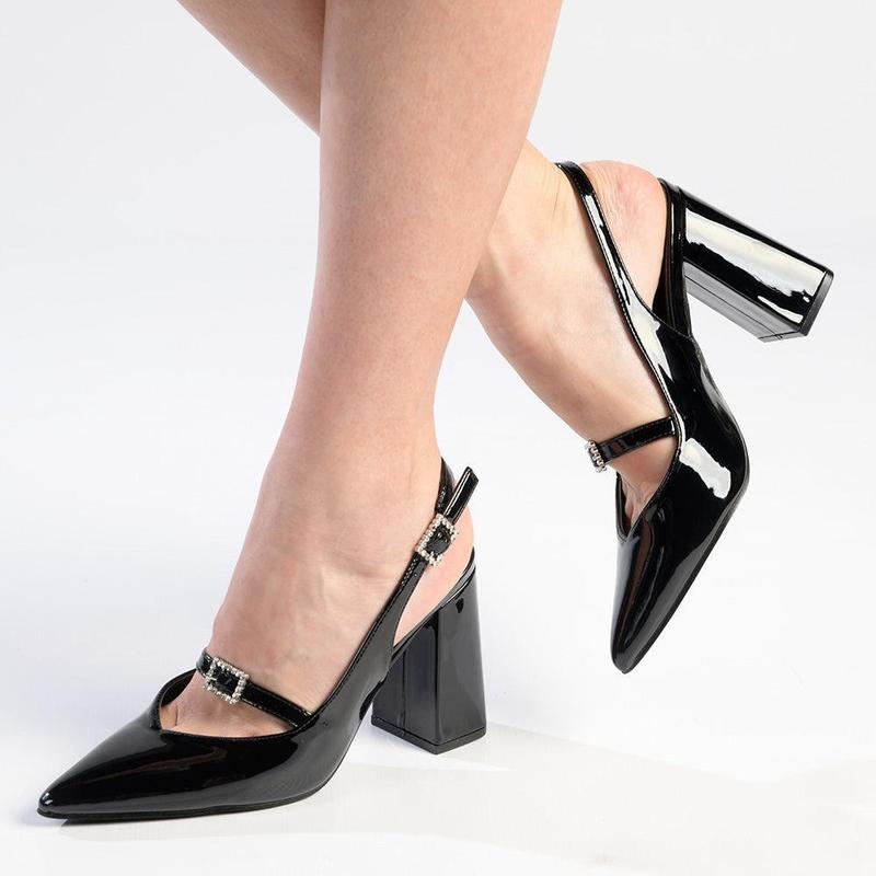 Madison Isolde Block Heel - Black – Madison Heart of New York